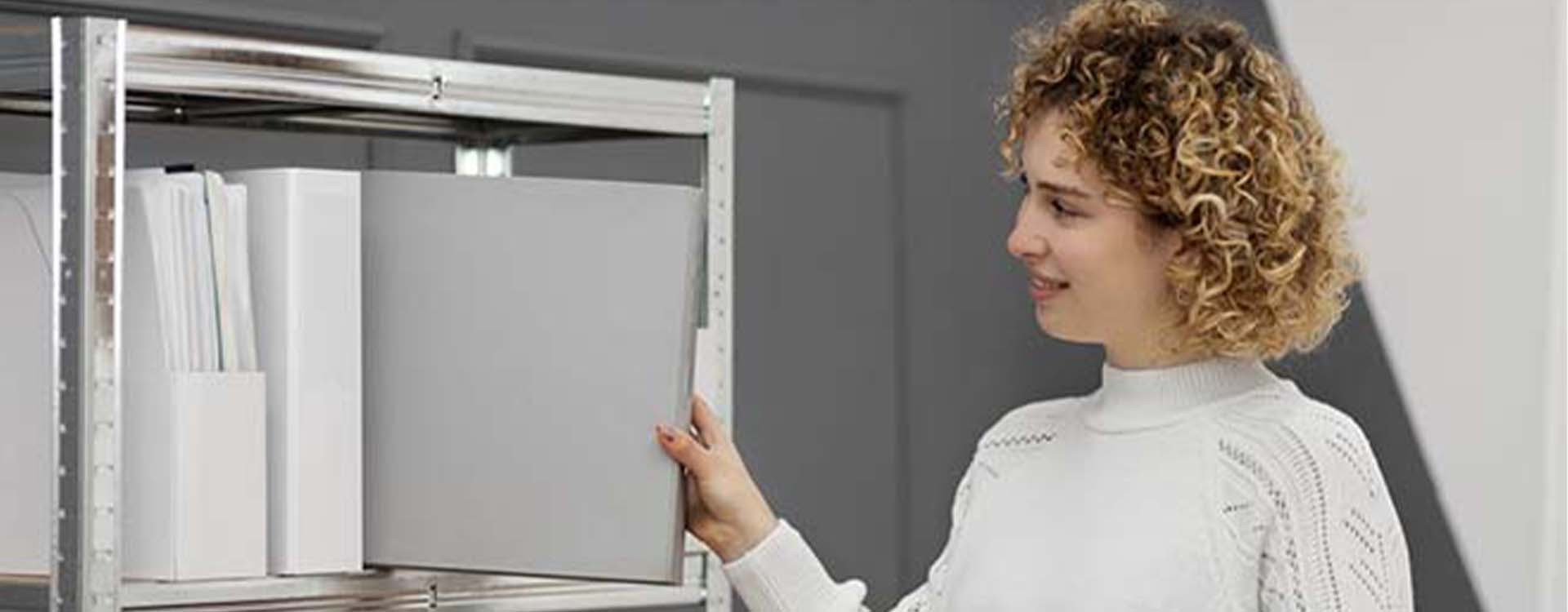 Montage sécurisé des racks métalliques : Les règles clés